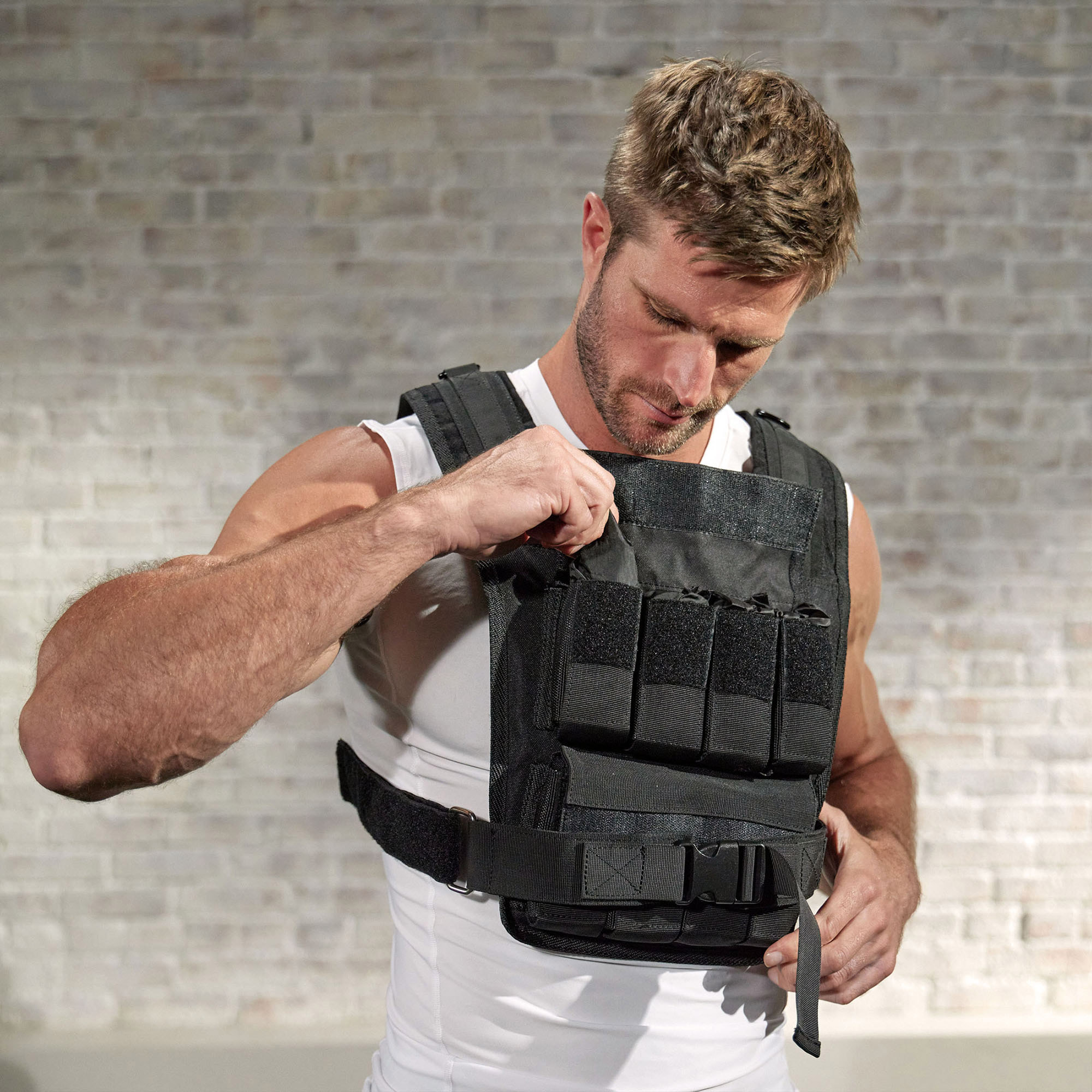 Centr Weighted Vest 20 lb. with 3-Month Centr Membership | Costco
