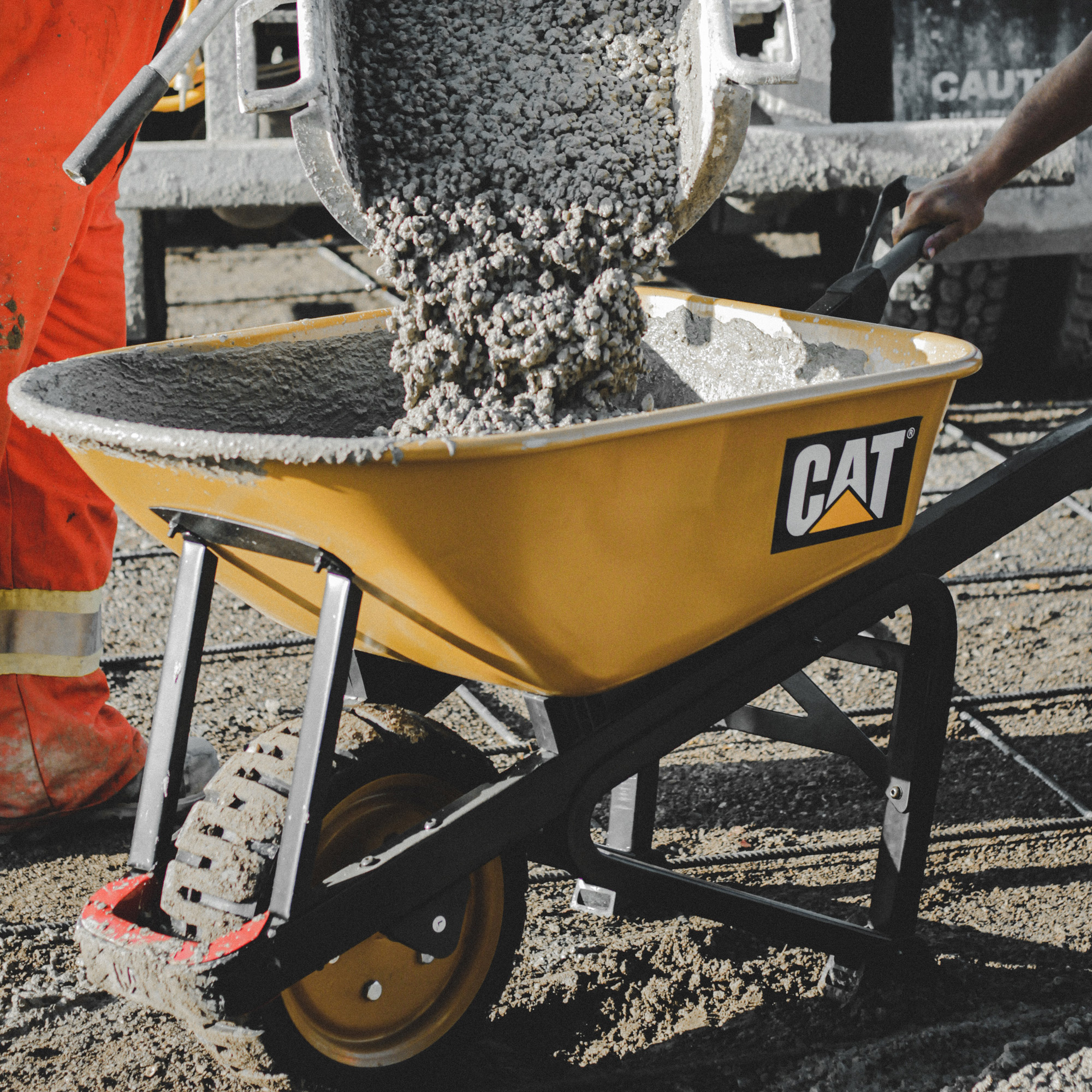 CAT 6 cu ft. Steel Wheelbarrow | Costco