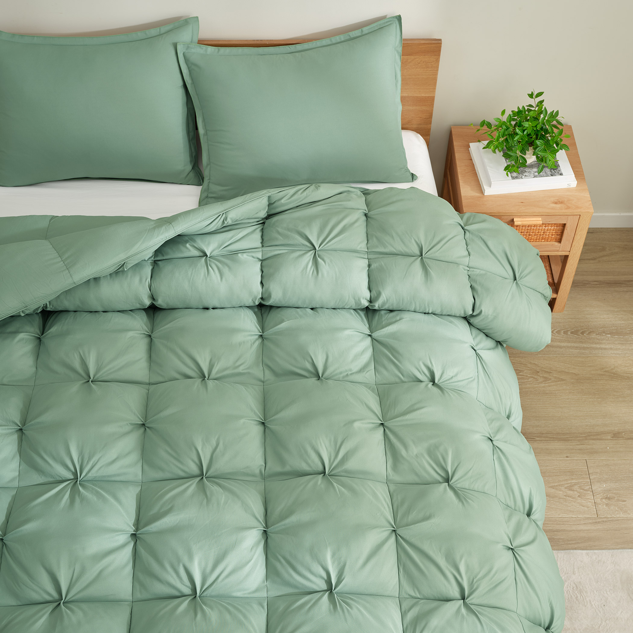 Casual Living Zuri Mega Puff 3-piece Comforter Set | Costco