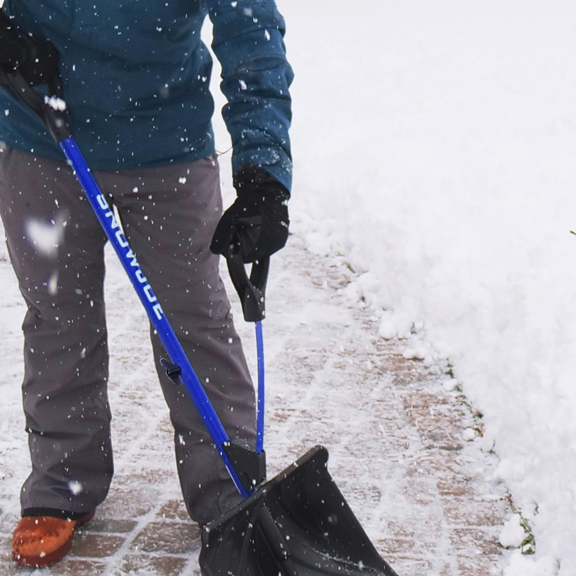 Snow Joe Shovelution Ergonomic Snow Shovel and IceDozer Ice Scraper ...