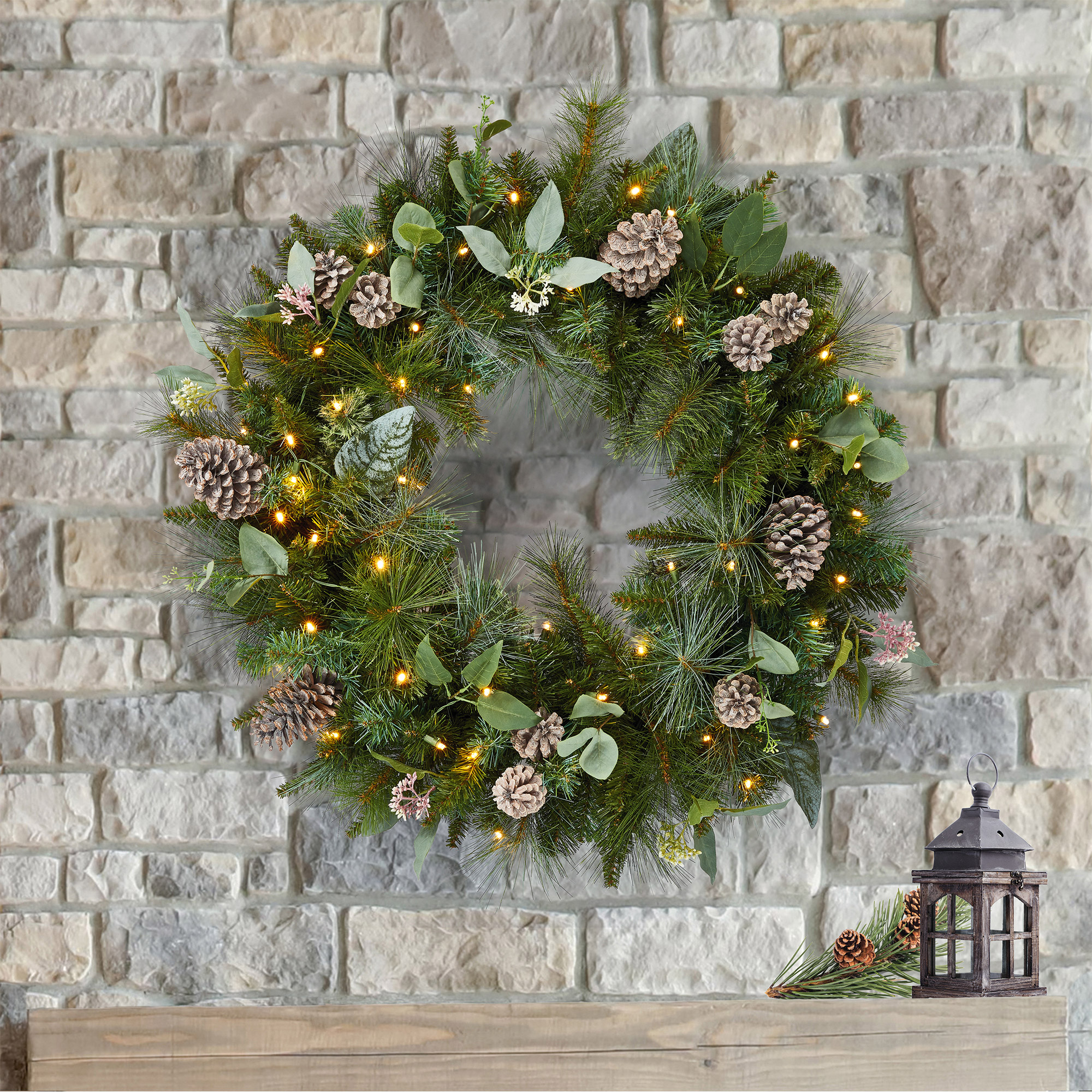 81 cm (32 in.) Pre-Lit Wreath with 50 Battery Operated LED Lights | Costco