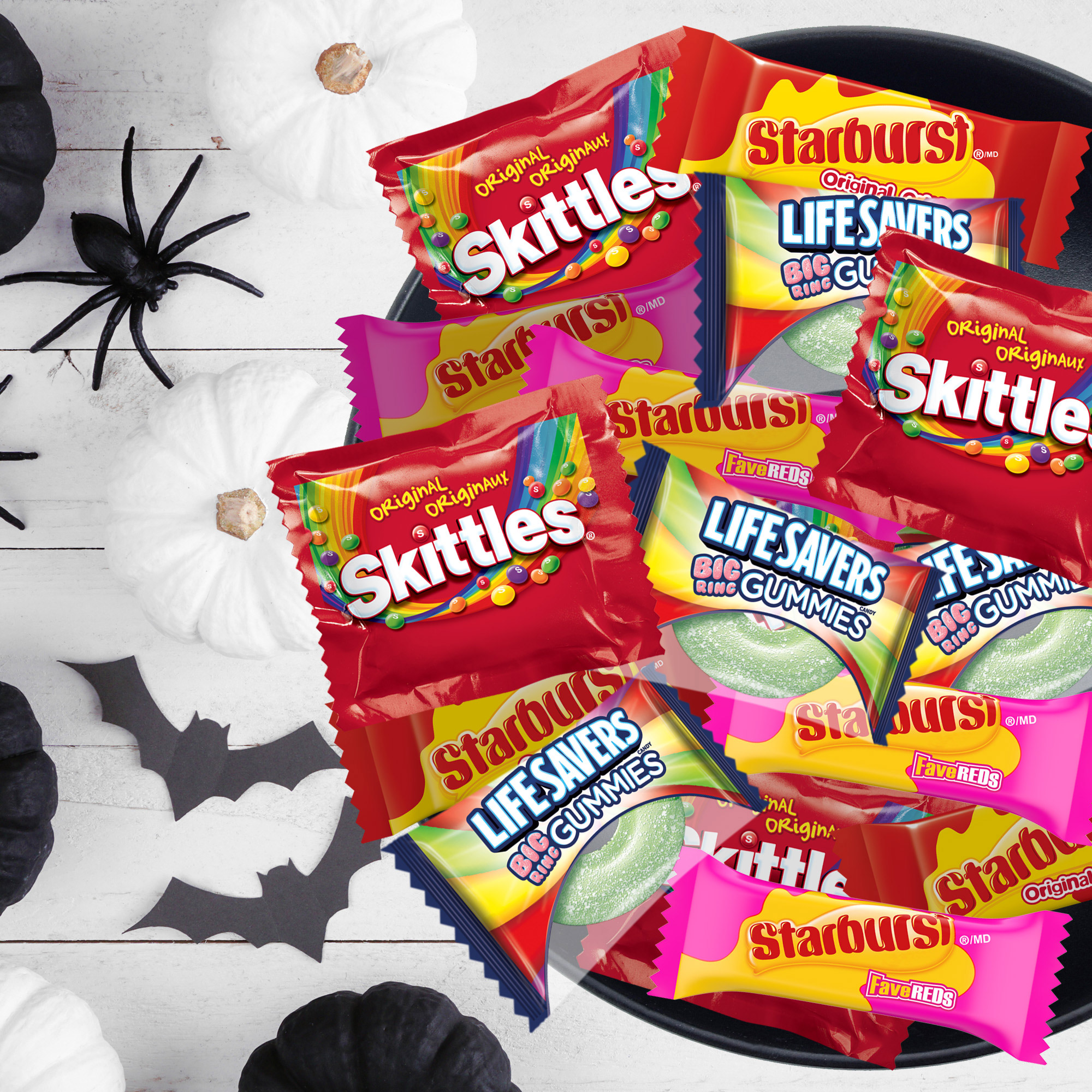 Skittles, Starburst and LifeSavers - Assorted Candy, 1.71 kg | Costco
