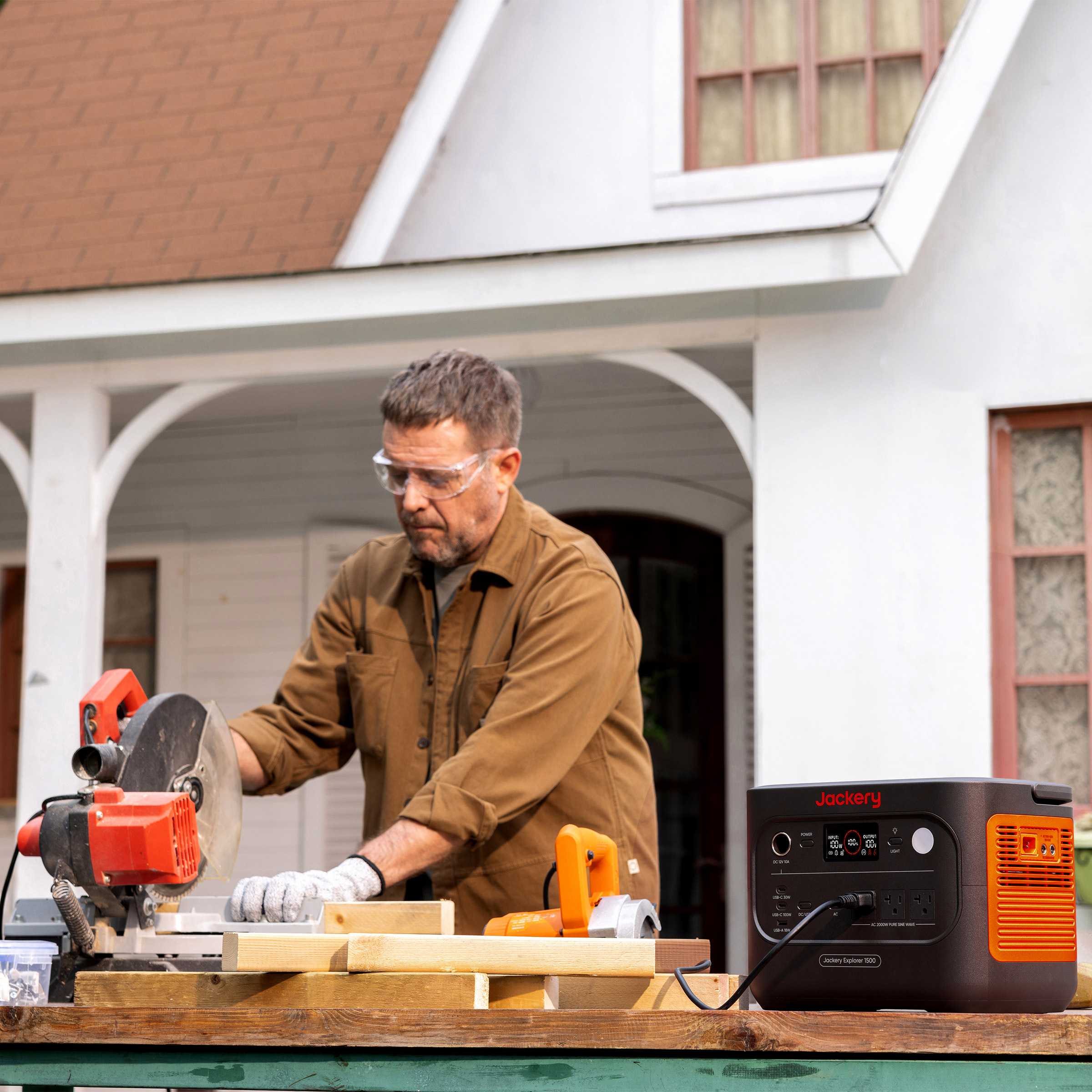 Jackery Explorer 1500 v2 Solar Generator with Solar Panel 100Air | Costco