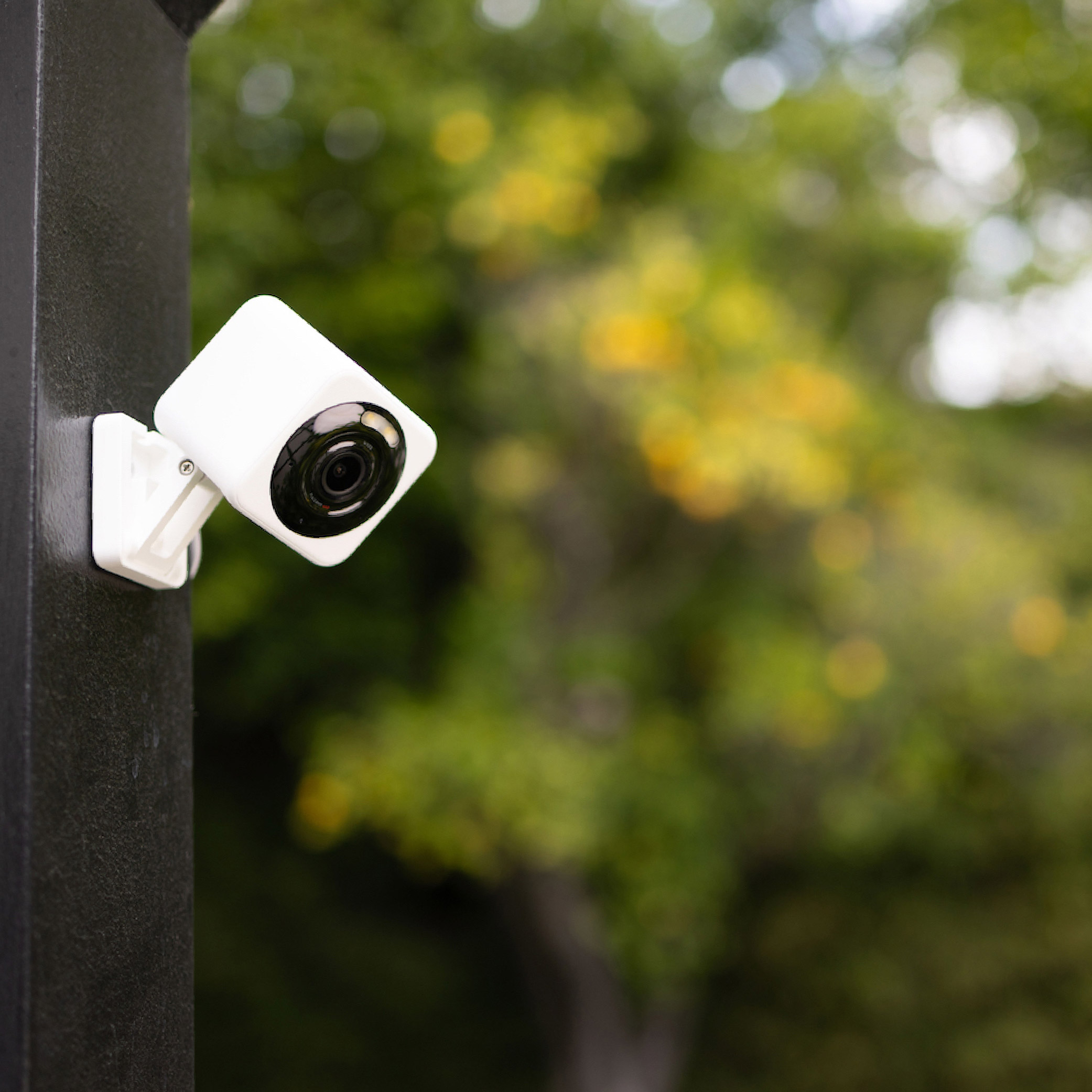 Wyze Wired 2.5k Floodlight Pro and Indoor/Outdoor Security Camera Bundle | Costco