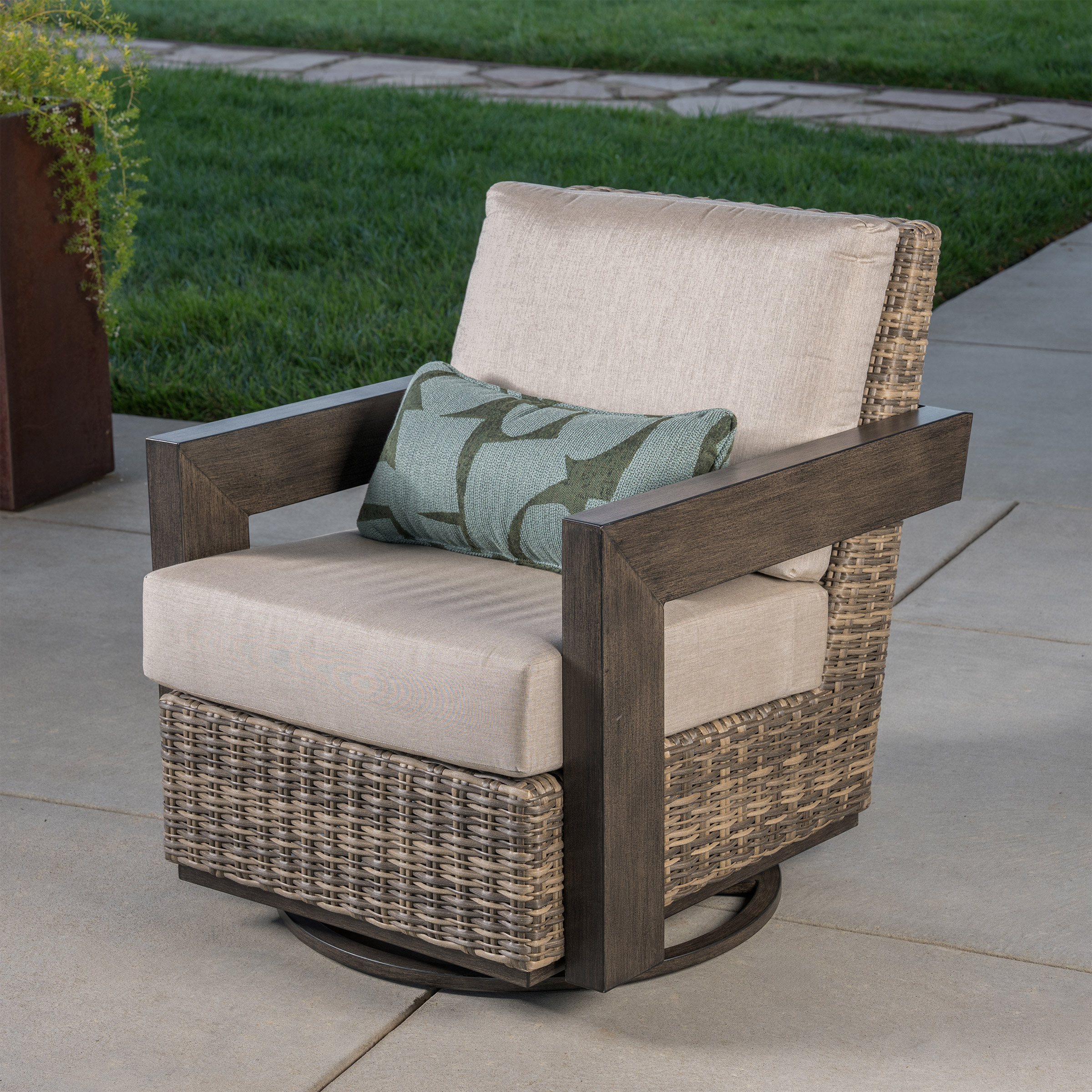 SunVilla Bernard 6-piece Outdoor Patio Seating Set | Costco