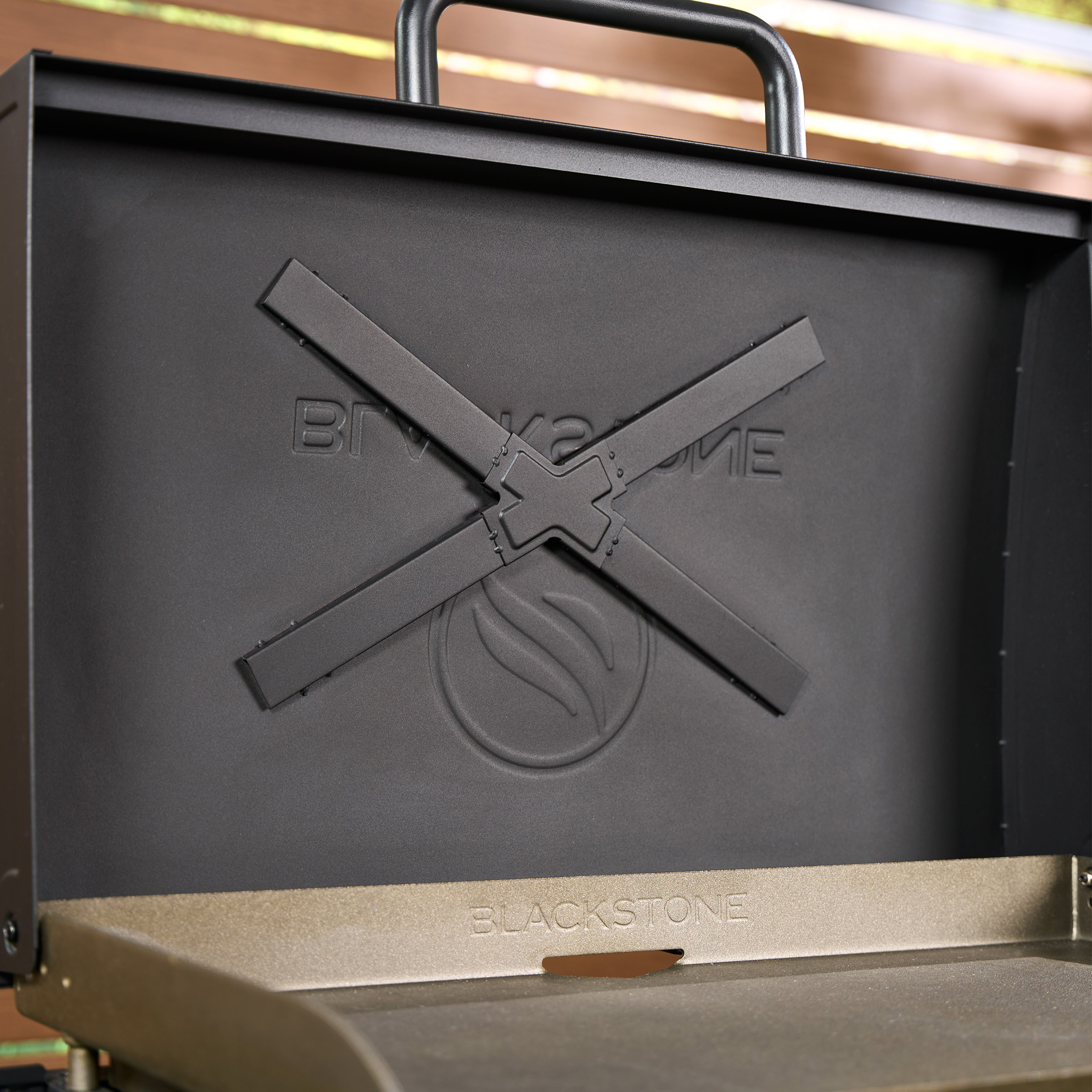 Blackstone 28" Omnivore Griddle with Hood and Soft Cover | Costco