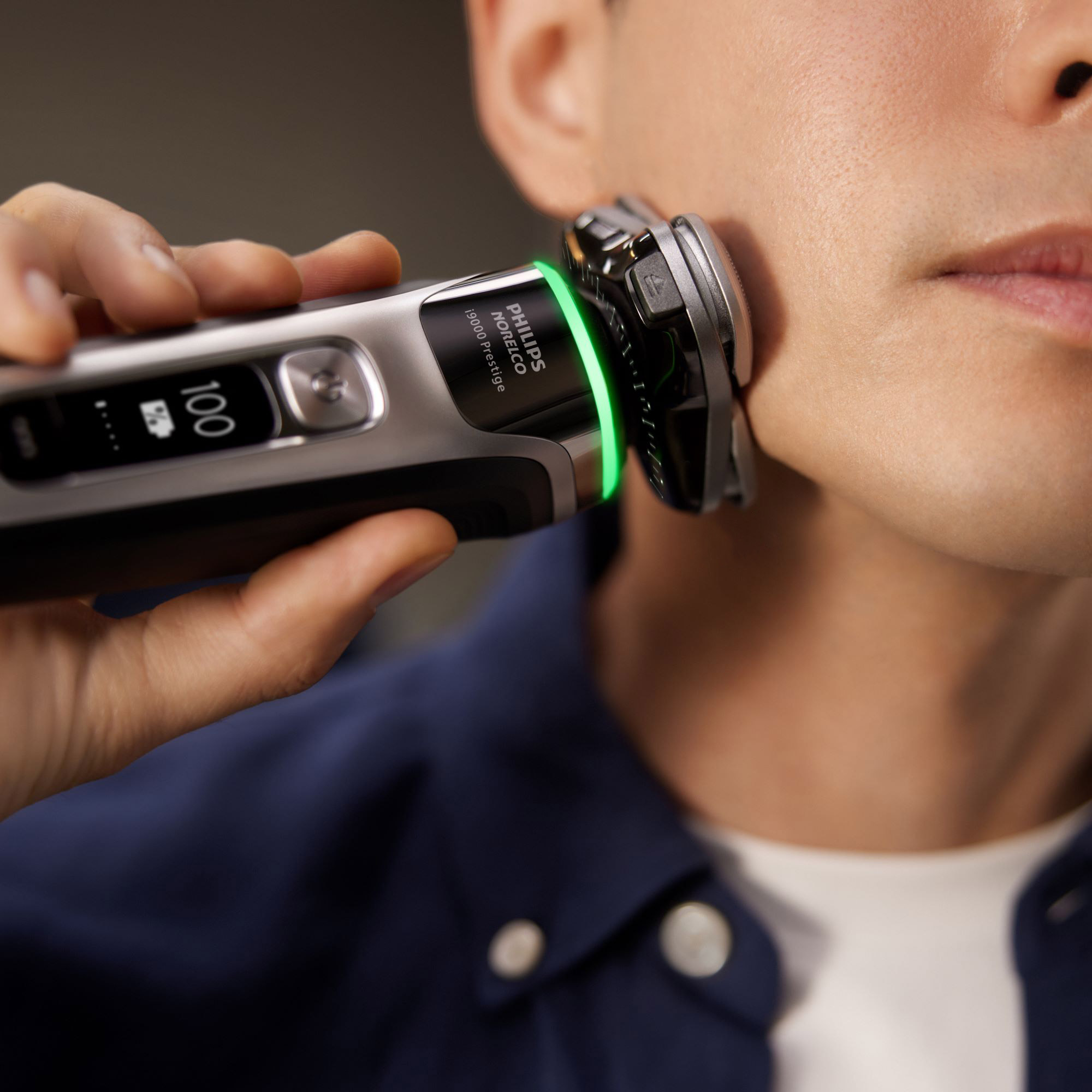 Philips Norelco i9000 Prestige Electric Wet and Dry Shaver Powered by ...