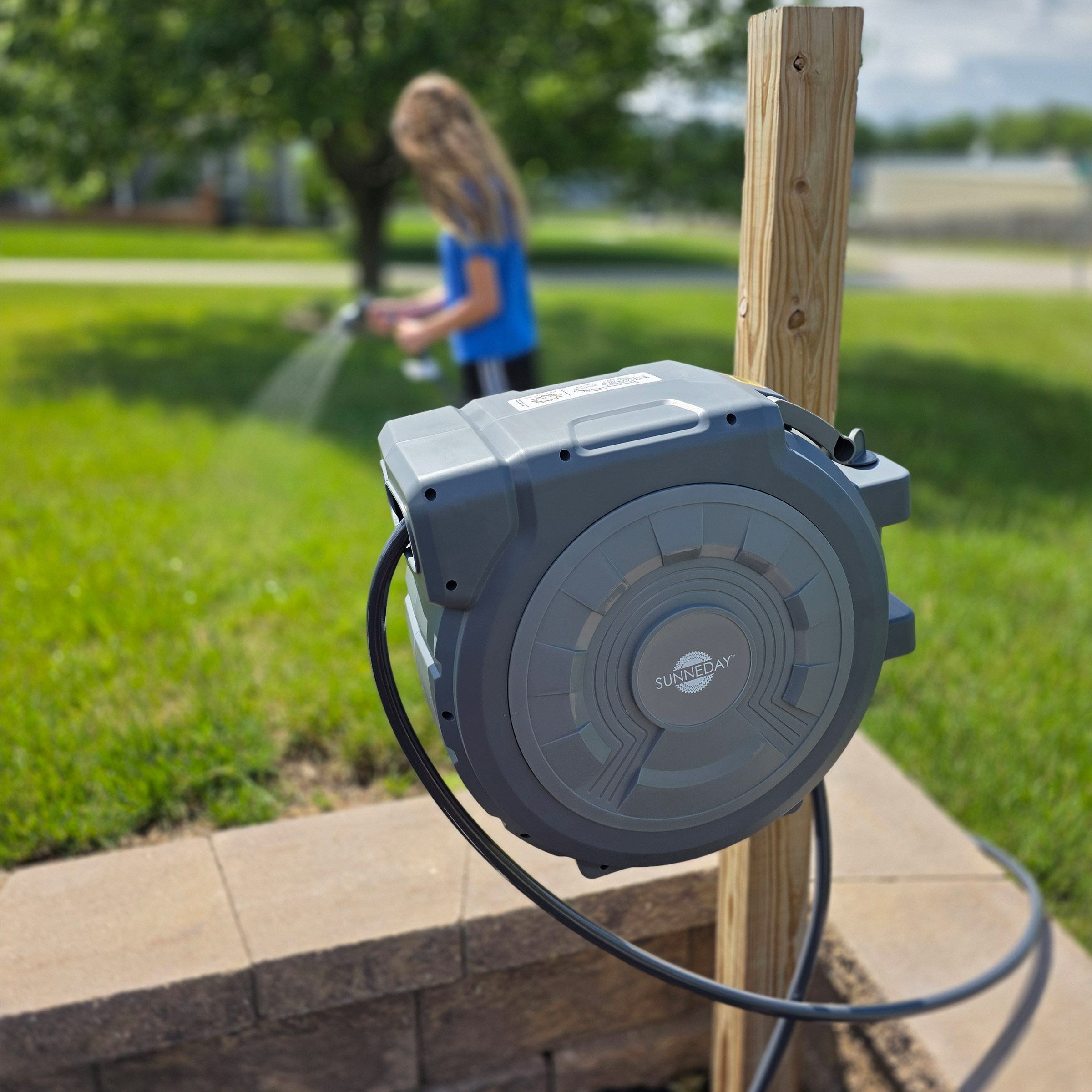 Sunneday 100 ft 5/8" Automatic Retractable Garden Hose Reel with Wall ...