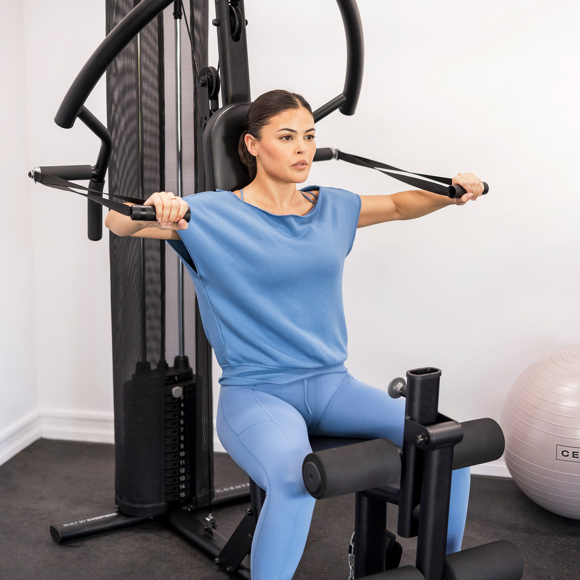 Centr Multi-Gym with 68 kg /150 lb. Weight Stack and Centr Membership ...